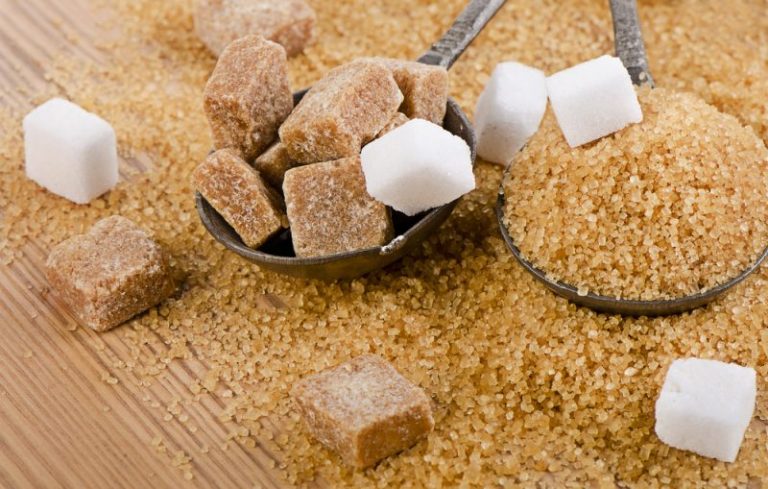 Açúcar branco, amarelo ou mascavado, sabe qual é o mais saudável?